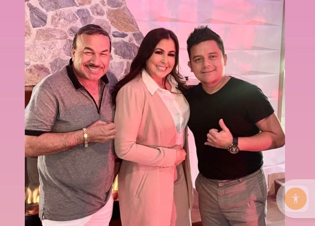 SE VIENE UN PALAZO DE ARELYS Y EL CHARRITO 😱 - Hola Estereo